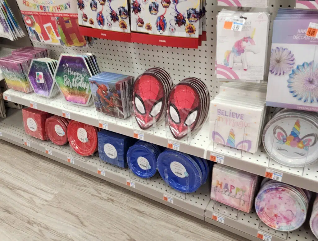 Shelf Displays | BAW Plastics Inc. | Custom Retail Displays